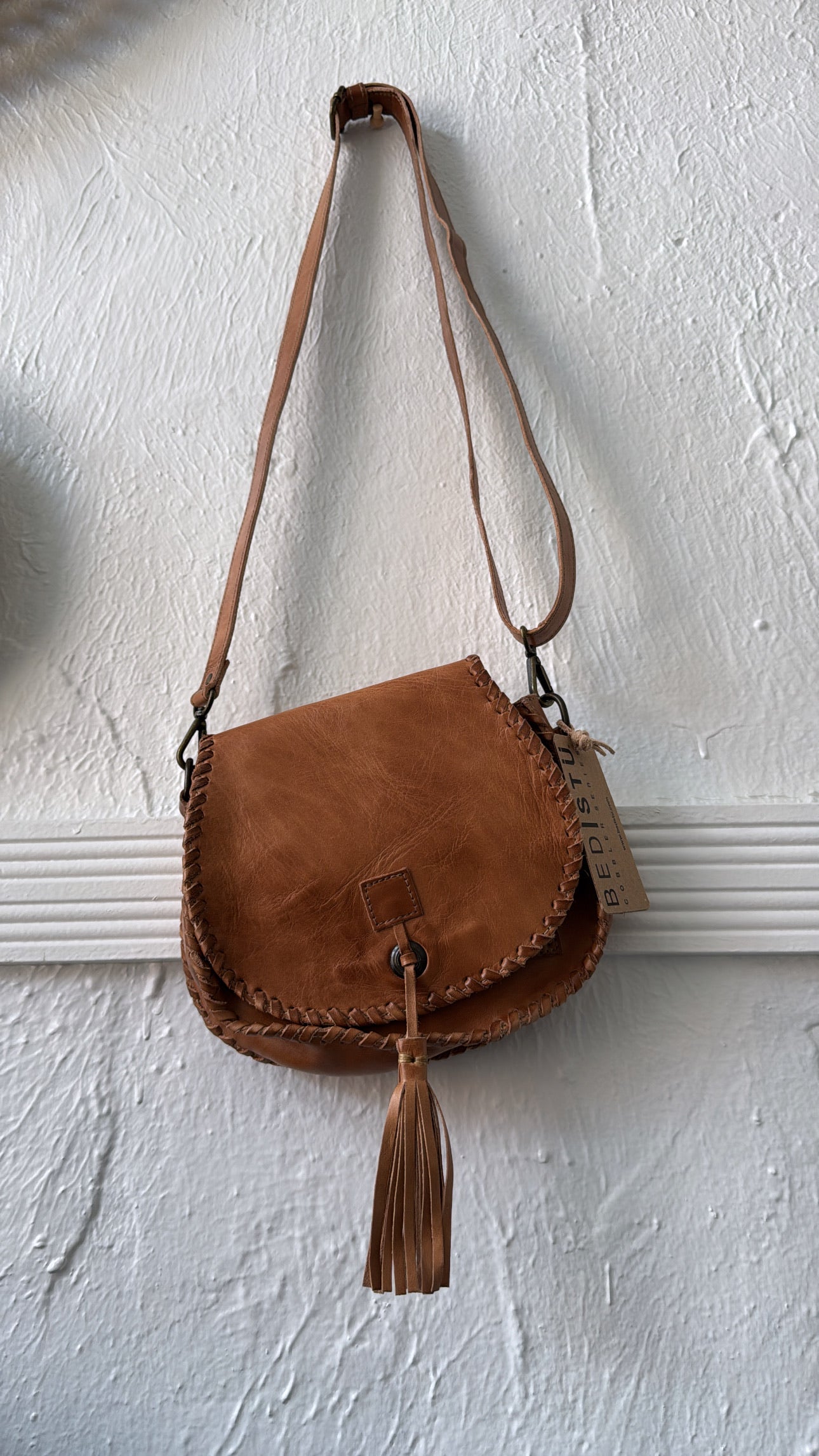 Bedstu Half Moon Crossbody, Tan Rustic – Everyday Chic Boutique