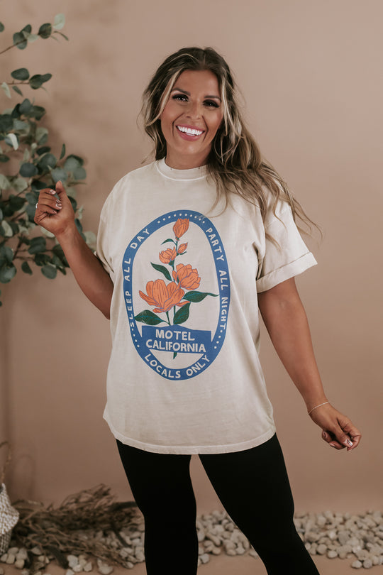 Graphic Tees – Everyday Chic Boutique