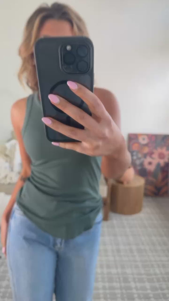 Best Basic Tank, Green – Everyday Chic Boutique